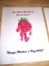 Strawberry Handprint Art – Free Printable – Staying on the Sunnyside
